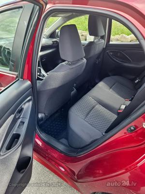 Toyota Yaris 2021 Tallina, ar dzinēja tilpumu 1.50 L un nobraukumu 98 tūkst. km par 15000 €, foto 15 vietnē AUTOMOTO.COM.LV