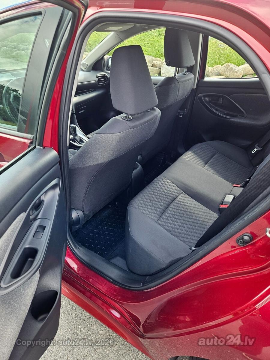Toyota Yaris 2021 Tallina, ar dzinēja tilpumu 1.50 L un nobraukumu 98 tūkst. km par 15000 €, foto 15 vietnē AUTOMOTO.COM.LV