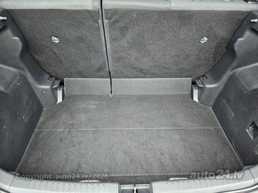 Toyota Yaris 2021 Tallina, ar dzinēja tilpumu 1.50 L un nobraukumu 98 tūkst. km par 15000 €, foto 16 vietnē AUTOMOTO.COM.LV