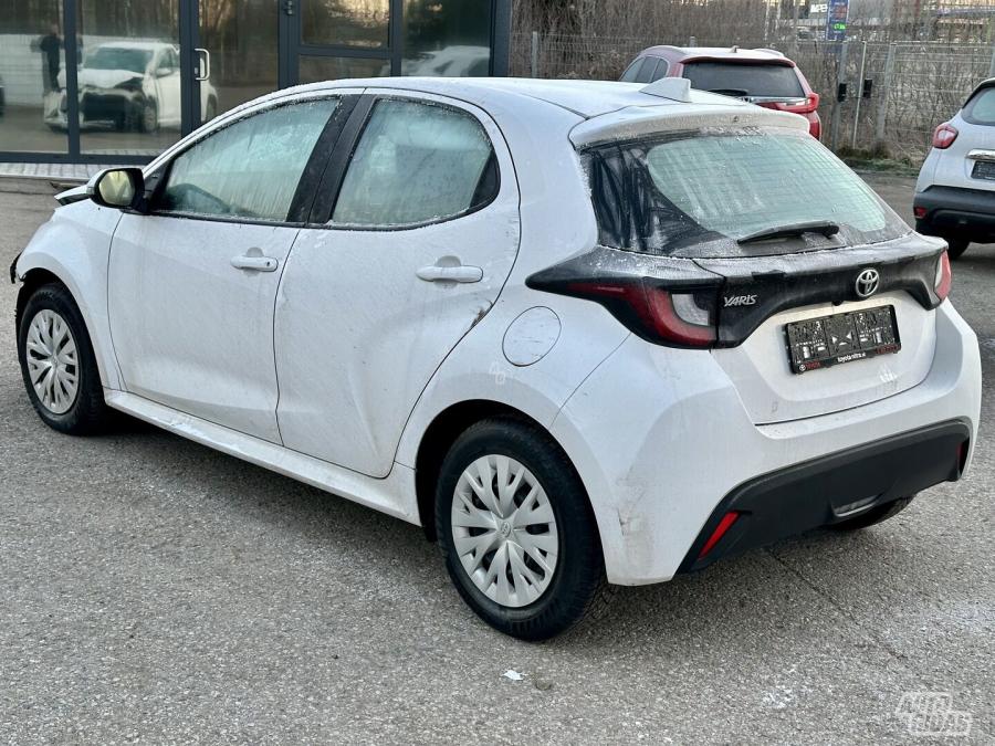 Toyota Yaris 2022 in Kaunas, with an engine capacity of 1.50 L and mileage of 17 thousand km for 6900 €, photo 2 on AUTOMOTO.COM.LV