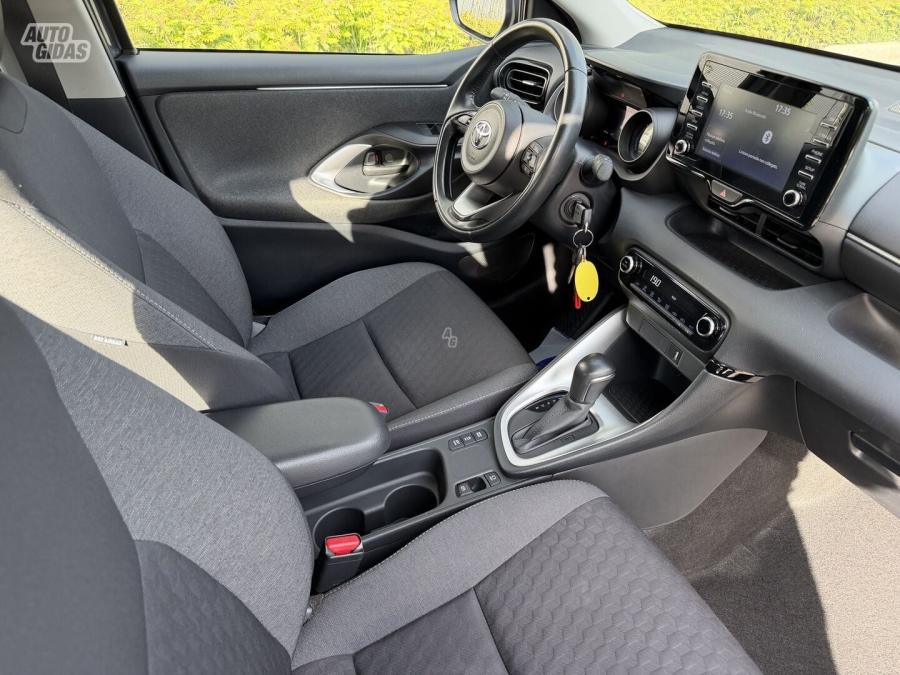 Toyota Yaris 2022 in Vilnius, with an engine capacity of 1.50 L and mileage of 91 thousand km for 16250 €, photo 14 on AUTOMOTO.COM.LV