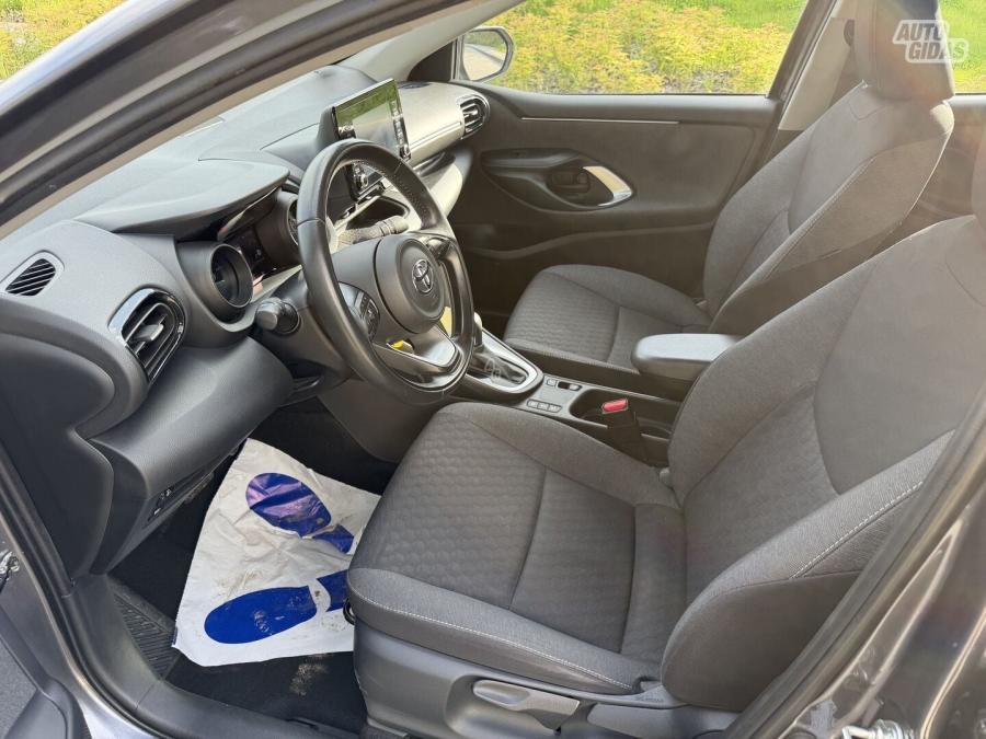 Toyota Yaris 2022 in Vilnius, with an engine capacity of 1.50 L and mileage of 91 thousand km for 16250 €, photo 15 on AUTOMOTO.COM.LV