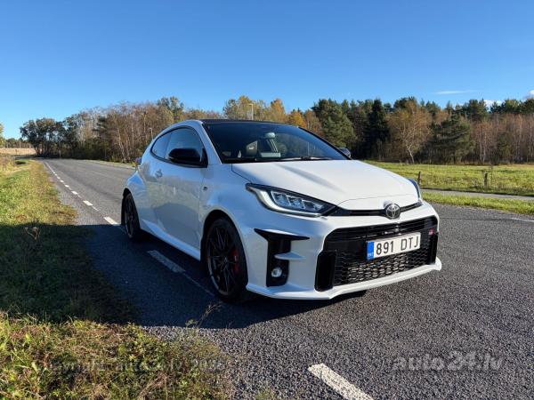 Toyota Yaris 2022 in Tallinn, with an engine capacity of 1.60 L and mileage of 44 thousand km for 35990 €, photo 1 on AUTOMOTO.COM.LV