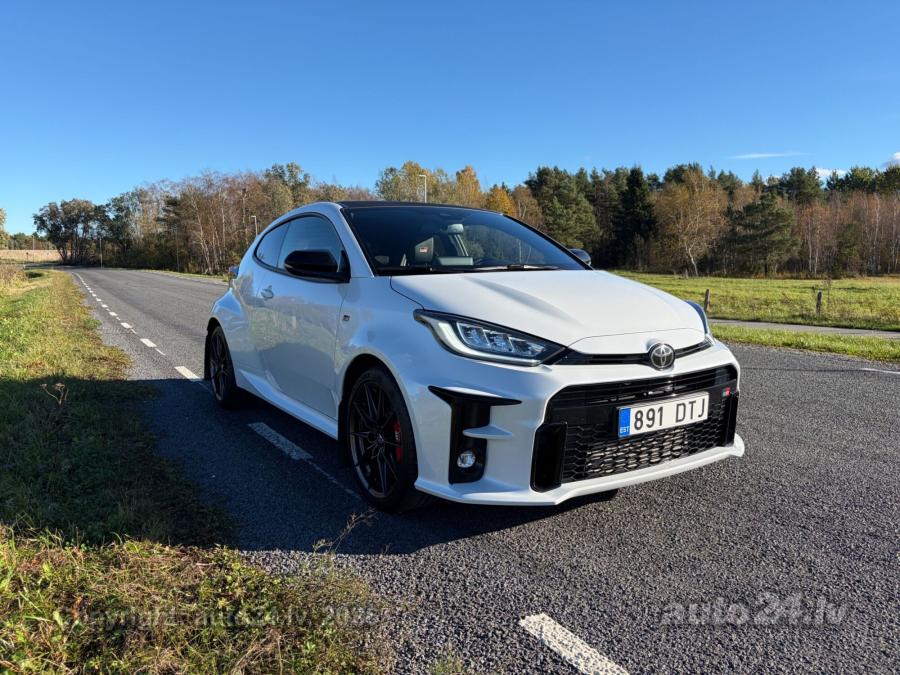 Toyota Yaris 2022 in Tallinn, with an engine capacity of 1.60 L and mileage of 44 thousand km for 35990 €, photo 1 on AUTOMOTO.COM.LV