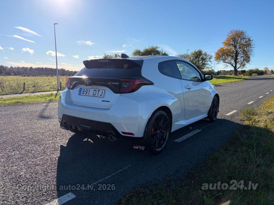 Toyota Yaris 2022 in Tallinn, with an engine capacity of 1.60 L and mileage of 44 thousand km for 35990 €, photo 4 on AUTOMOTO.COM.LV