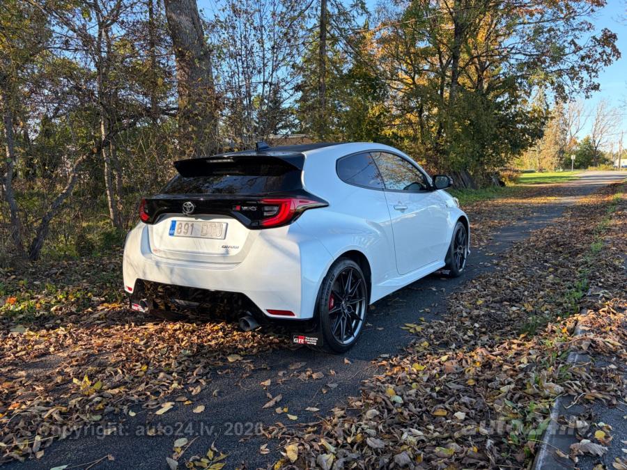 Toyota Yaris 2022 in Tallinn, with an engine capacity of 1.60 L and mileage of 44 thousand km for 35990 €, photo 8 on AUTOMOTO.COM.LV