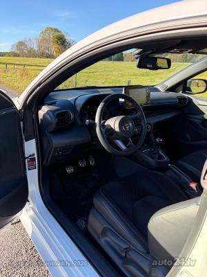 Toyota Yaris 2022 in Tallinn, with an engine capacity of 1.60 L and mileage of 44 thousand km for 35990 €, photo 9 on AUTOMOTO.COM.LV
