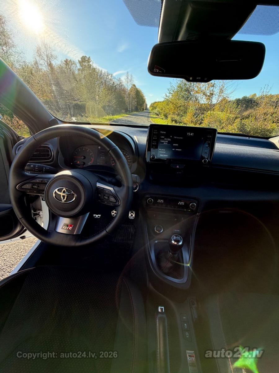 Toyota Yaris 2022 in Tallinn, with an engine capacity of 1.60 L and mileage of 44 thousand km for 35990 €, photo 13 on AUTOMOTO.COM.LV