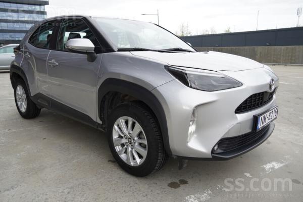 Toyota Yaris 2023 in Riga, with an engine capacity of 1.50 L and mileage of 92 thousand km for 17690 €, photo 2 on AUTOMOTO.COM.LV