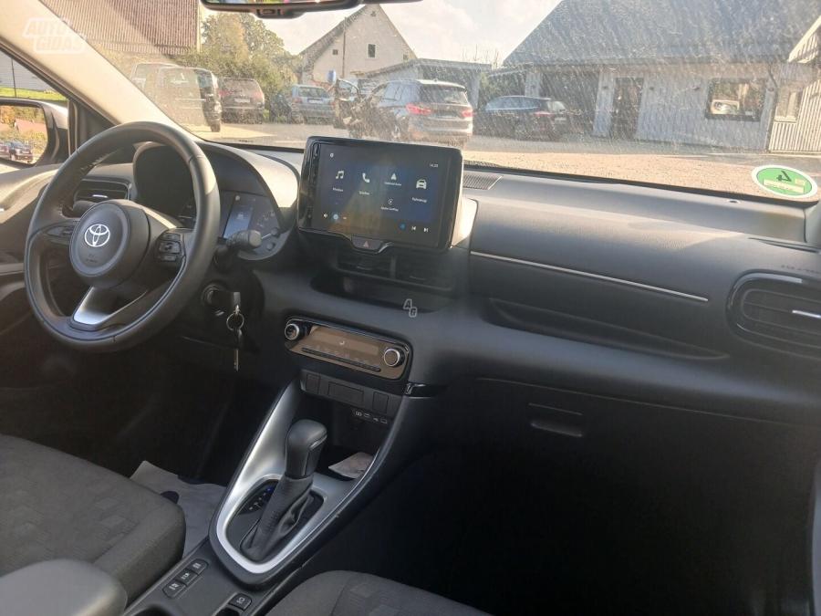 Toyota Yaris 2023 Kelmė, ar dzinēja tilpumu 1.50 L un nobraukumu 17 tūkst. km par 16900 €, foto 12 vietnē AUTOMOTO.COM.LV