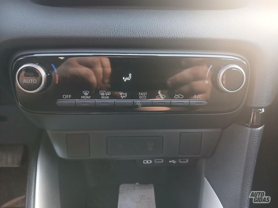 Toyota Yaris 2023 Kelmė, ar dzinēja tilpumu 1.50 L un nobraukumu 17 tūkst. km par 16900 €, foto 17 vietnē AUTOMOTO.COM.LV
