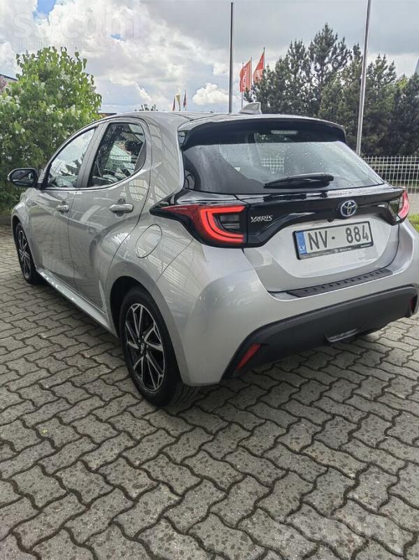 Toyota Yaris 2024 in Riga, with an engine capacity of 1.50 L and mileage of 52 thousand km for 17850 €, photo 3 on AUTOMOTO.COM.LV