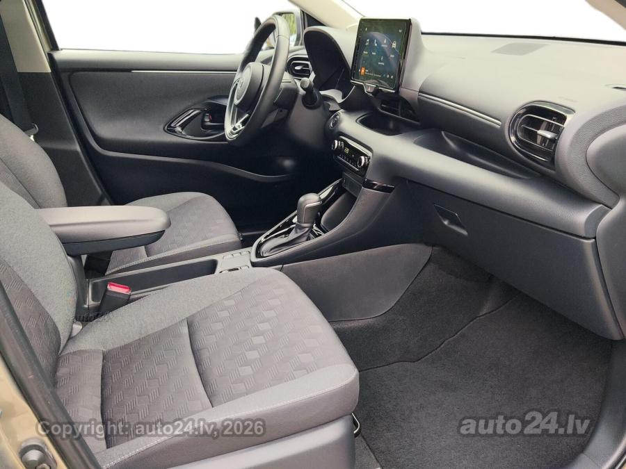 Toyota Yaris 2025 in Tallinn, with an engine capacity of 1.49 L and mileage of 19 thousand km for 23995 €, photo 7 on AUTOMOTO.COM.LV