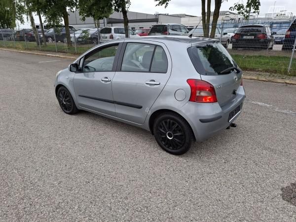 Toyota Yaris 2006 in Marijampole, with an engine capacity of 1.40 L and mileage of 301 thousand km for 1950 €, photo 7 on AUTOMOTO.COM.LV