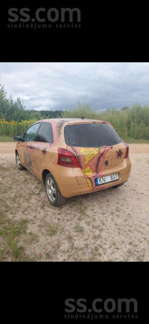 Orange Toyota Yaris 2006 in Tukums, with an engine capacity of 1.00 L and mileage of 158 thousand km for 850 €, photo 5 on AUTOMOTO.COM.LV