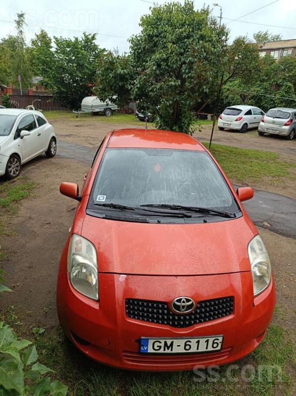 Orange Toyota Yaris 2007 in Riga, with an engine capacity of 1.40 L and mileage of 284 thousand km for 1450 €, photo 1 on AUTOMOTO.COM.LV