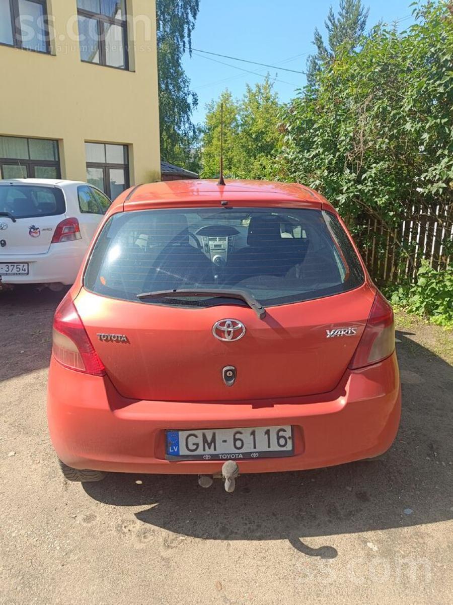 Orange Toyota Yaris 2007 in Riga, with an engine capacity of 1.40 L and mileage of 284 thousand km for 1450 €, photo 2 on AUTOMOTO.COM.LV