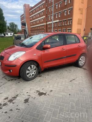 Orange Toyota Yaris 2007 in Daugavpils, with an engine capacity of 1.30 L and mileage of 250 thousand km for 1900 €, photo  on AUTOMOTO.COM.LV