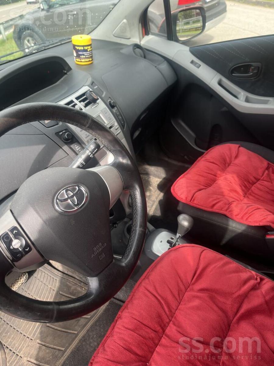 Orange Toyota Yaris 2007 in Daugavpils, with an engine capacity of 1.30 L and mileage of 250 thousand km for 1900 €, photo 4 on AUTOMOTO.COM.LV