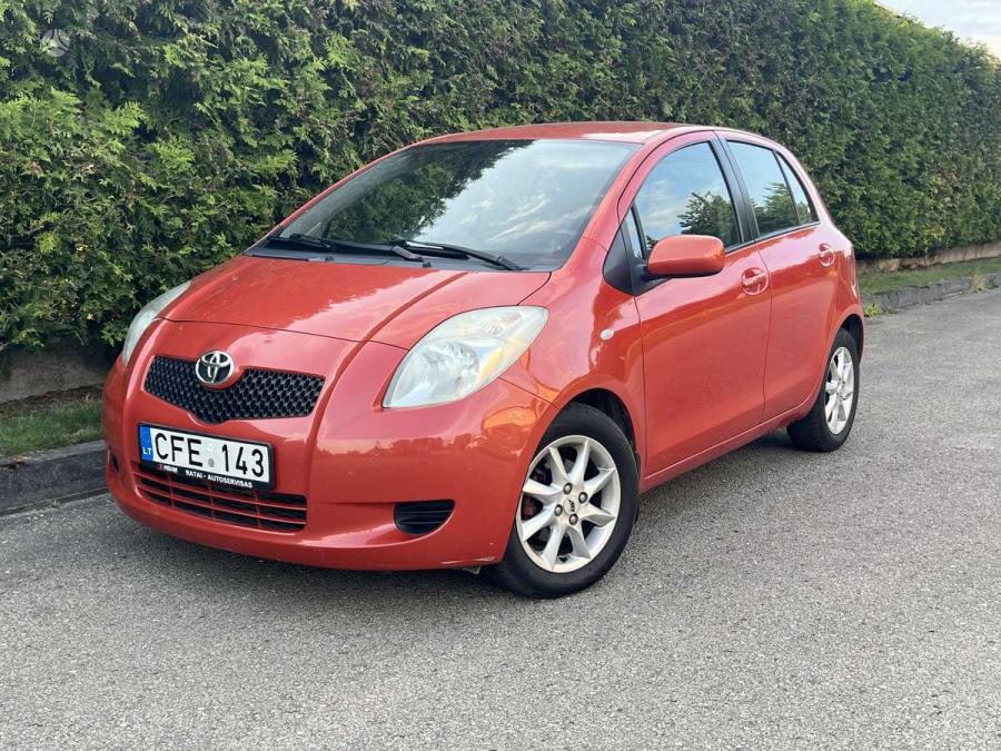 Oranžs Toyota Yaris 2010 Viļņa, ar dzinēja tilpumu 1.30 L un nobraukumu 180 tūkst. km par 3000 €, foto 1 vietnē AUTOMOTO.COM.LV