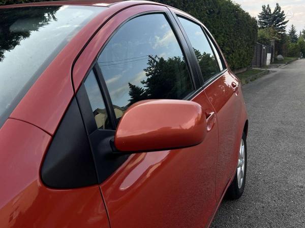 Orange Toyota Yaris 2010 in Vilnius, with an engine capacity of 1.30 L and mileage of 180 thousand km for 3000 €, photo 5 on AUTOMOTO.COM.LV