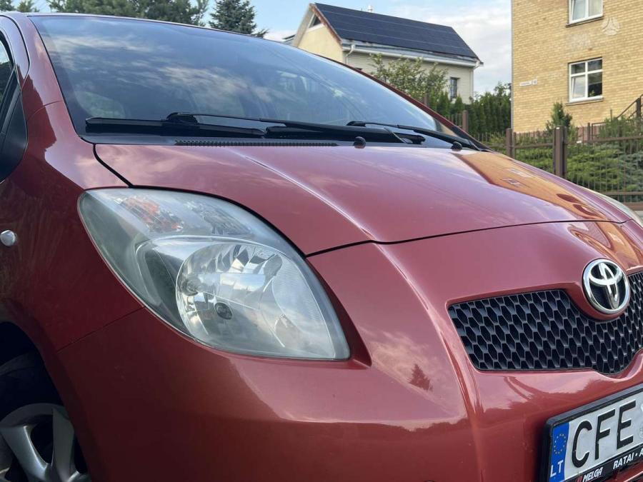 Oranžs Toyota Yaris 2010 Viļņa, ar dzinēja tilpumu 1.30 L un nobraukumu 180 tūkst. km par 3000 €, foto 7 vietnē AUTOMOTO.COM.LV