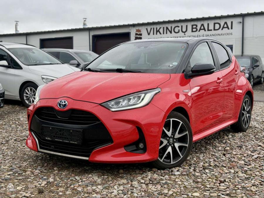 Orange Toyota Yaris 2021 in Utena, with an engine capacity of 1.49 L and mileage of 190 thousand km for 12590 €, photo 4 on AUTOMOTO.COM.LV