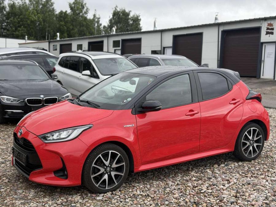 Orange Toyota Yaris 2021 in Utena, with an engine capacity of 1.49 L and mileage of 190 thousand km for 12590 €, photo 7 on AUTOMOTO.COM.LV