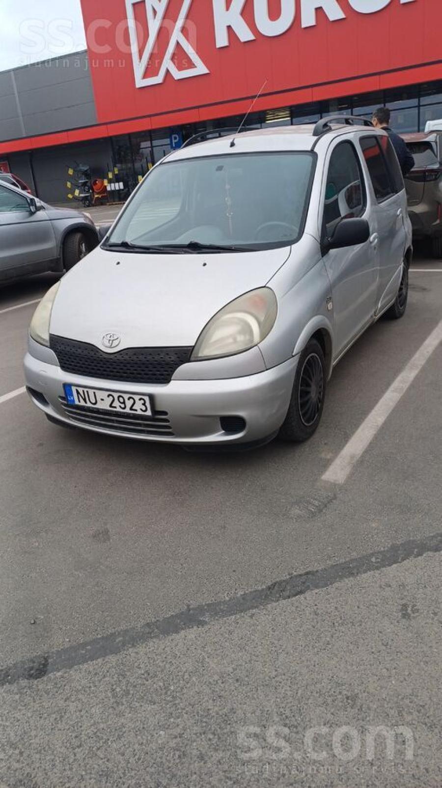 Toyota Yaris 2002 Rīga, ar dzinēja tilpumu 1.40 L un nobraukumu 256 tūkst. km par 700 €, foto 3 vietnē AUTOMOTO.COM.LV