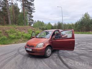 Sarkans Toyota Yaris 2002 Rīga, ar dzinēja tilpumu 1.30 L un nobraukumu 230 tūkst. km par 450 €, foto 5 vietnē AUTOMOTO.COM.LV