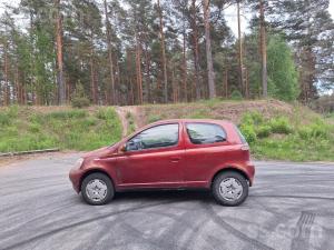 Sarkans Toyota Yaris 2002 Rīga, ar dzinēja tilpumu 1.30 L un nobraukumu 230 tūkst. km par 450 €, foto 12 vietnē AUTOMOTO.COM.LV