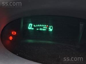 Sarkans Toyota Yaris 2002 Rīga, ar dzinēja tilpumu 1.30 L un nobraukumu 230 tūkst. km par 450 €, foto 15 vietnē AUTOMOTO.COM.LV