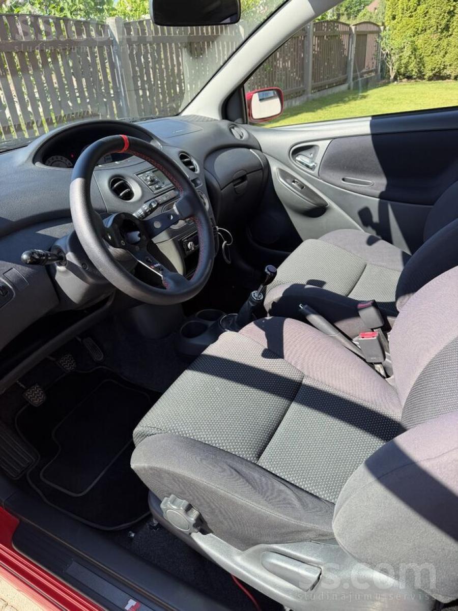 Sarkans Toyota Yaris 2004 Rīga, ar dzinēja tilpumu 1.50 L un nobraukumu 189 tūkst. km par 4490 €, foto 6 vietnē AUTOMOTO.COM.LV