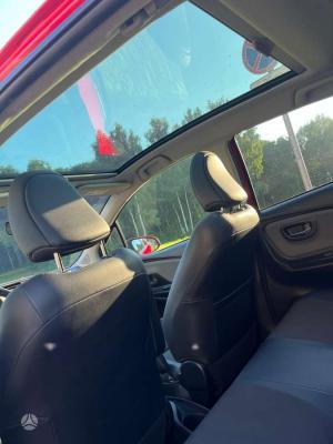 Red Toyota Yaris 2015 in Vilnius, with an engine capacity of 1.50 L and mileage of 90 thousand km for 9800 €, photo 3 on AUTOMOTO.COM.LV