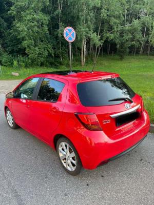 Red Toyota Yaris 2015 in Vilnius, with an engine capacity of 1.50 L and mileage of 90 thousand km for 9800 €, photo 4 on AUTOMOTO.COM.LV
