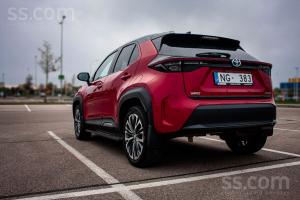 Red Toyota Yaris 2022 in Riga, with an engine capacity of 1.50 L and mileage of 52 thousand km for 22000 €, photo 5 on AUTOMOTO.COM.LV