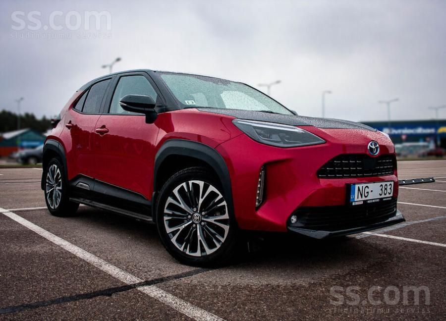 Red Toyota Yaris 2022 in Riga, with an engine capacity of 1.50 L and mileage of 52 thousand km for 22000 €, photo 7 on AUTOMOTO.COM.LV