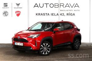 Красный Тойота Ярис 2022 в Рига, объемом двигателя 1.50 л и пробегом 59 тыс. км за 17700 €, фото  на AUTOMOTO.COM.LV