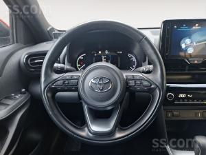 Красный Тойота Ярис 2022 в Рига, объемом двигателя 1.50 л и пробегом 58 тыс. км за 19900 €, фото 16 на AUTOMOTO.COM.LV