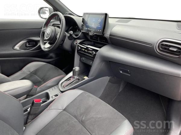 Sarkans Toyota Yaris 2023 Rīga, ar dzinēja tilpumu 1.50 L un nobraukumu 13 tūkst. km par 26990 €, foto 6 vietnē AUTOMOTO.COM.LV