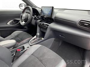 Sarkans Toyota Yaris 2023 Rīga, ar dzinēja tilpumu 1.50 L un nobraukumu 13 tūkst. km par 26990 €, foto 7 vietnē AUTOMOTO.COM.LV