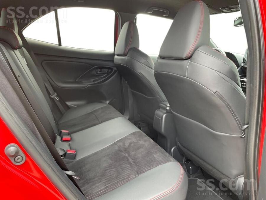 Sarkans Toyota Yaris 2023 Rīga, ar dzinēja tilpumu 1.50 L un nobraukumu 13 tūkst. km par 26990 €, foto 8 vietnē AUTOMOTO.COM.LV