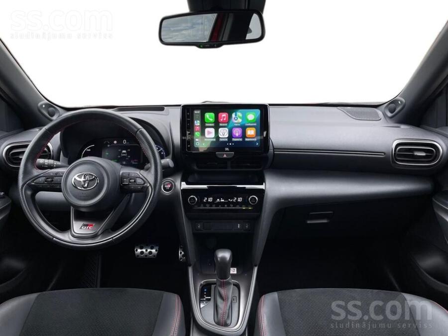 Sarkans Toyota Yaris 2023 Rīga, ar dzinēja tilpumu 1.50 L un nobraukumu 13 tūkst. km par 26990 €, foto 9 vietnē AUTOMOTO.COM.LV