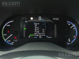 Sarkans Toyota Yaris 2023 Rīga, ar dzinēja tilpumu 1.50 L un nobraukumu 13 tūkst. km par 26990 €, foto 14 vietnē AUTOMOTO.COM.LV