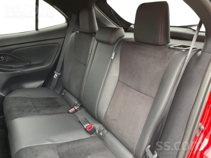 Sarkans Toyota Yaris 2023 Rīga, ar dzinēja tilpumu 1.50 L un nobraukumu 13 tūkst. km par 26990 €, foto 20 vietnē AUTOMOTO.COM.LV