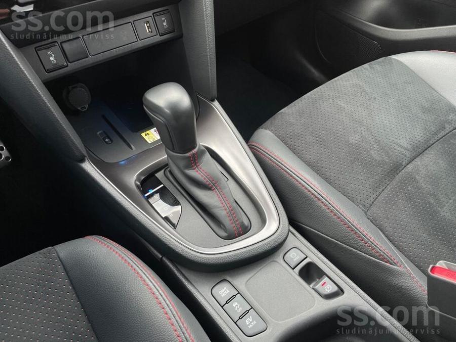 Sarkans Toyota Yaris 2023 Rīga, ar dzinēja tilpumu 1.50 L un nobraukumu 13 tūkst. km par 26990 €, foto 21 vietnē AUTOMOTO.COM.LV