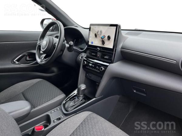 Sarkans Toyota Yaris 2025 Rīga, ar dzinēja tilpumu 1.50 L un nobraukumu 12 tūkst. km par 25990 €, foto 7 vietnē AUTOMOTO.COM.LV