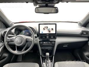 Sarkans Toyota Yaris 2025 Rīga, ar dzinēja tilpumu 1.50 L un nobraukumu 12 tūkst. km par 25990 €, foto 9 vietnē AUTOMOTO.COM.LV