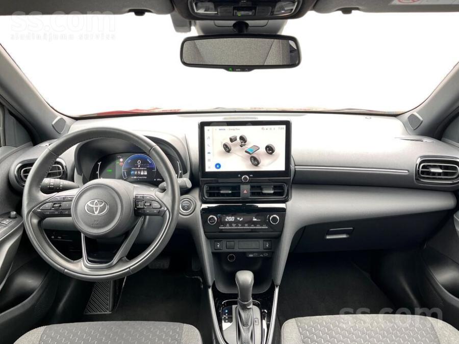Sarkans Toyota Yaris 2025 Rīga, ar dzinēja tilpumu 1.50 L un nobraukumu 12 tūkst. km par 25990 €, foto 9 vietnē AUTOMOTO.COM.LV