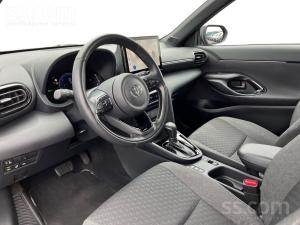Sarkans Toyota Yaris 2025 Rīga, ar dzinēja tilpumu 1.50 L un nobraukumu 12 tūkst. km par 25990 €, foto 12 vietnē AUTOMOTO.COM.LV